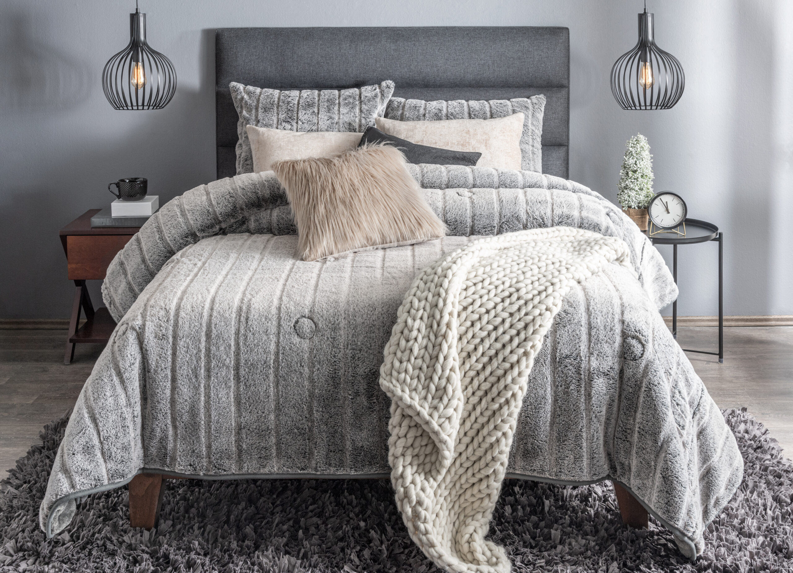 The Best Cozy throws and blankets for warm nights